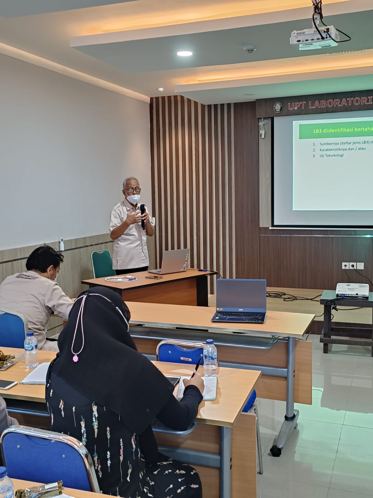 Pelatihan Keselamatan dan Kesehatan Kerja (K3) Laboratorium dan ...